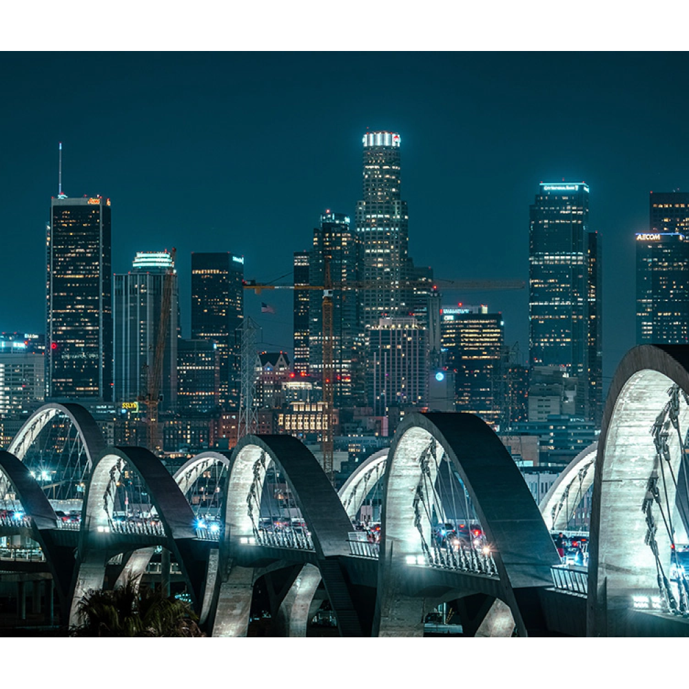 48" eW Graze QLX Powercore, 4000K, 30° x 60° by Color Kinetics