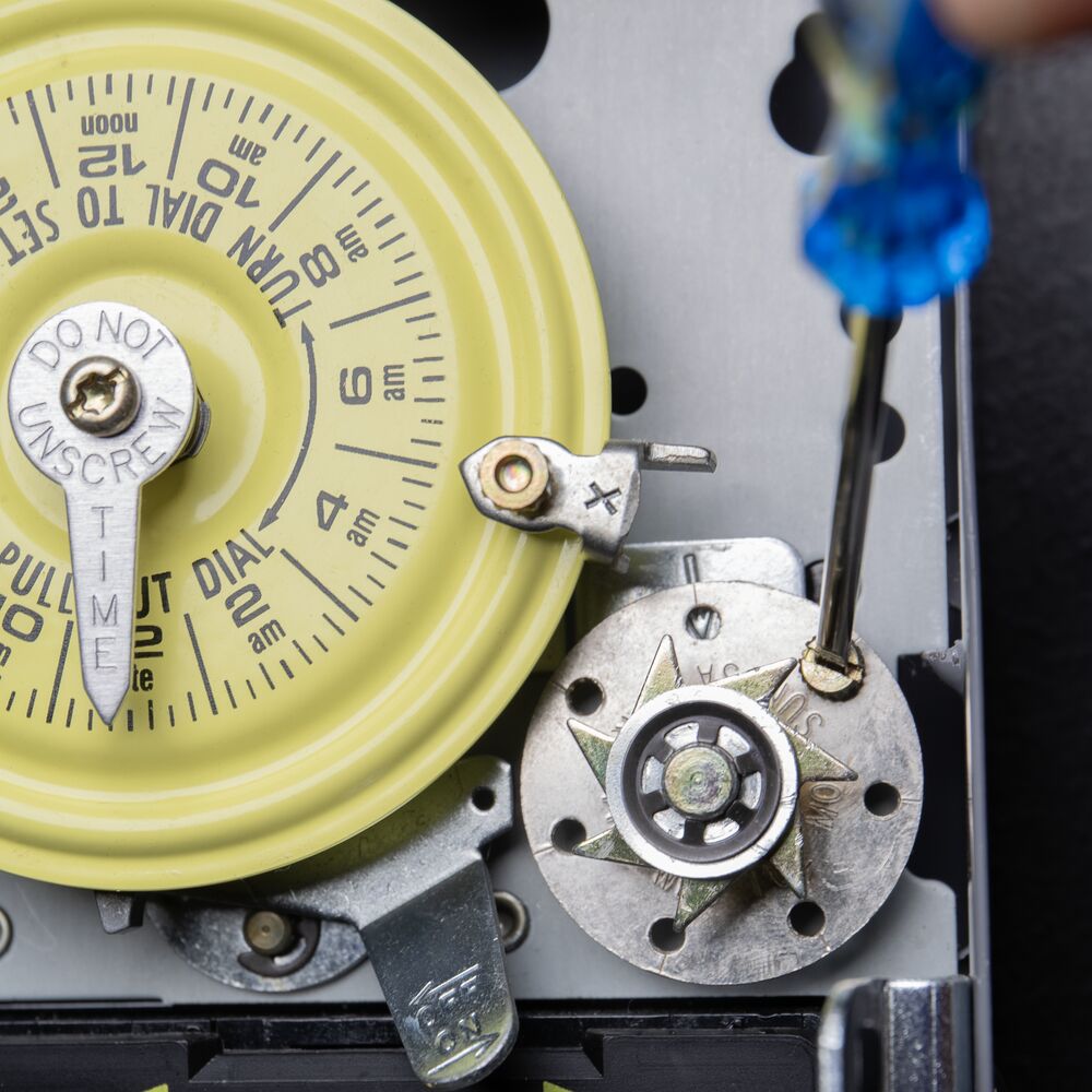 24-Hour Mechanical Time Switch with Skip-a-Day, 120V, DPST, Indoor ...