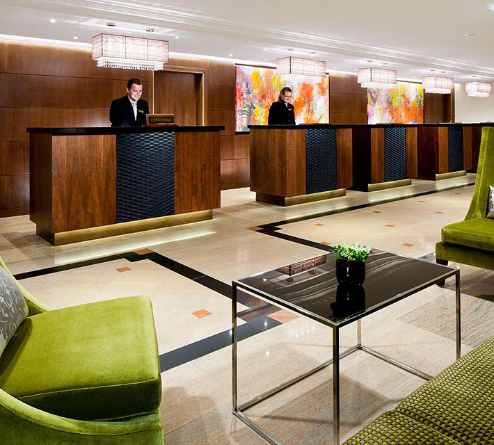 48" eW Cove QLX Powercore, 3000K, Medium Beam by Color Kinetics